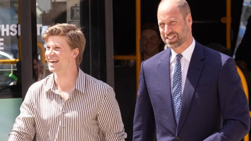 Robert Irwin and future king take London bus ride