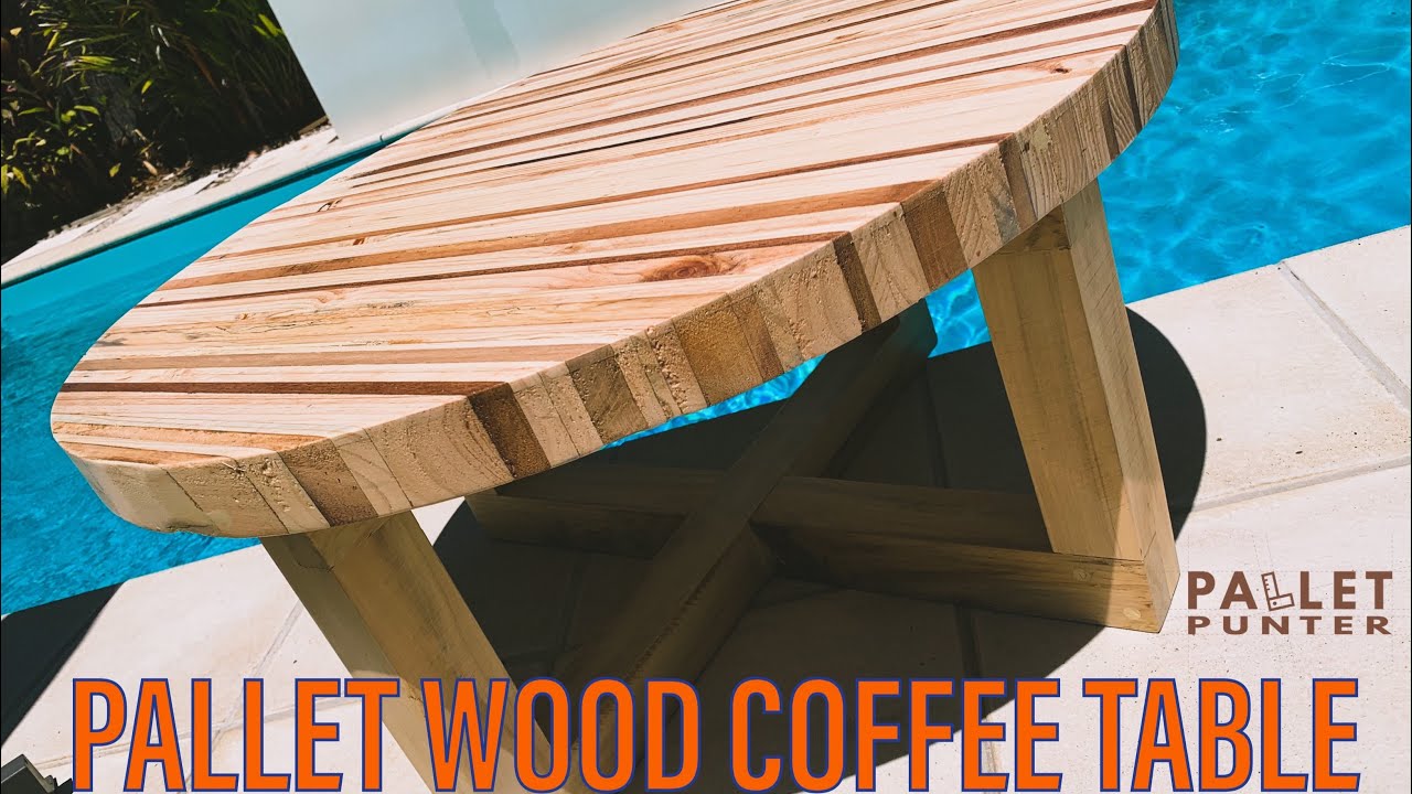 I built a chunky coffee table from pallets! 🪑