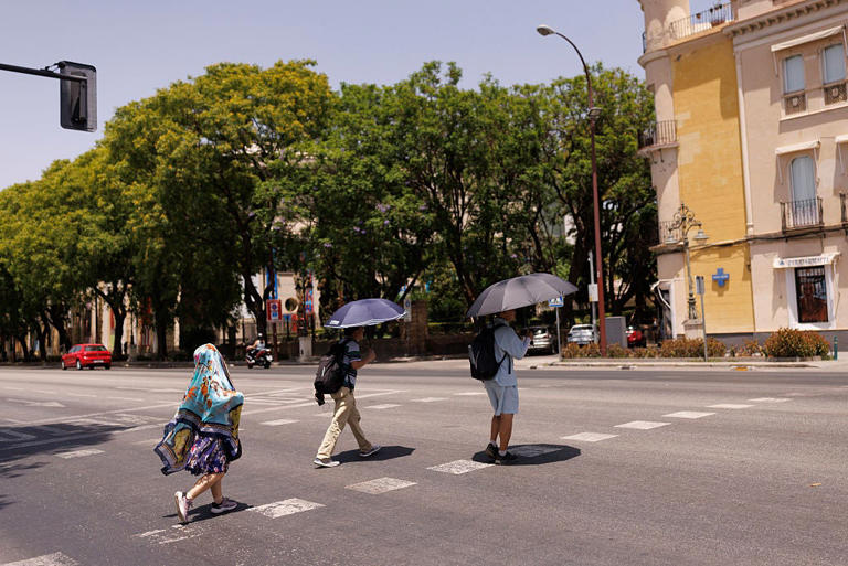 What is the 'heat dome' causing Europe's record-breaking temperatures?