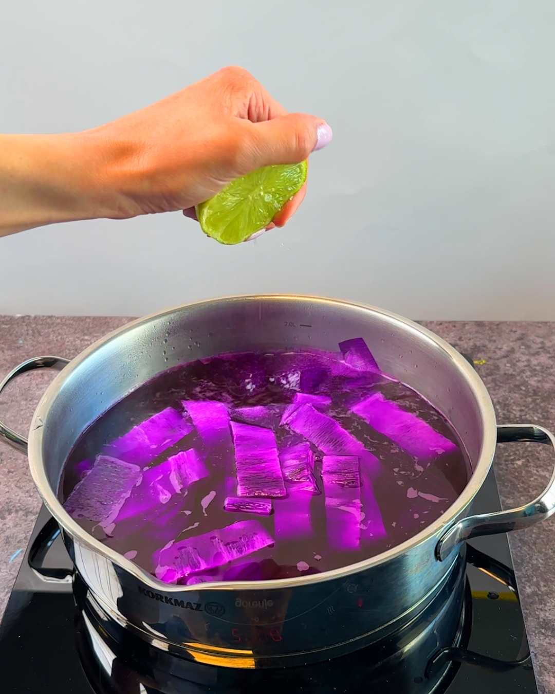 De transparent à coloré, incroyable transformation de coque de ...