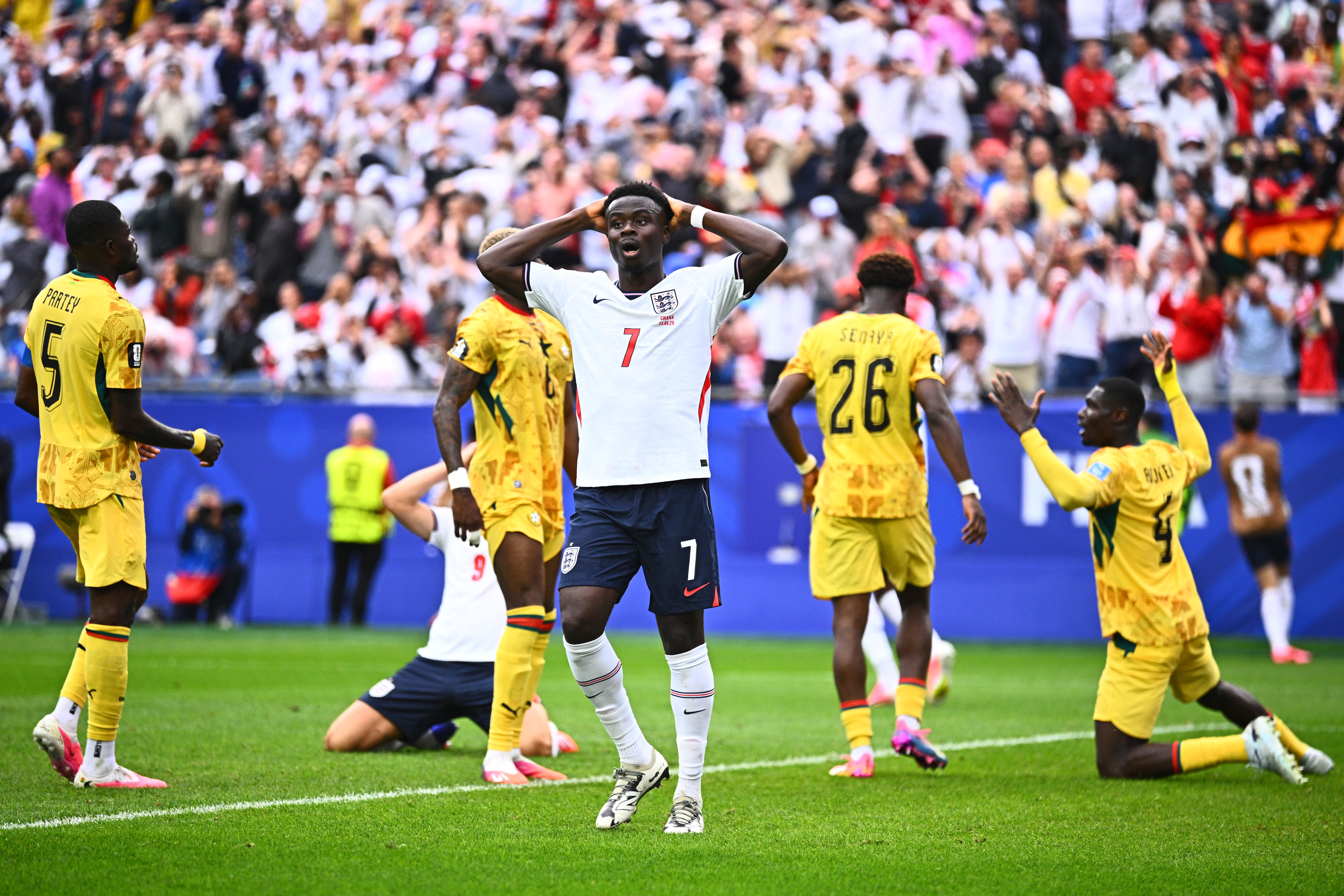 Ghana moves closer to the World Cup knockout rounds after holding ...