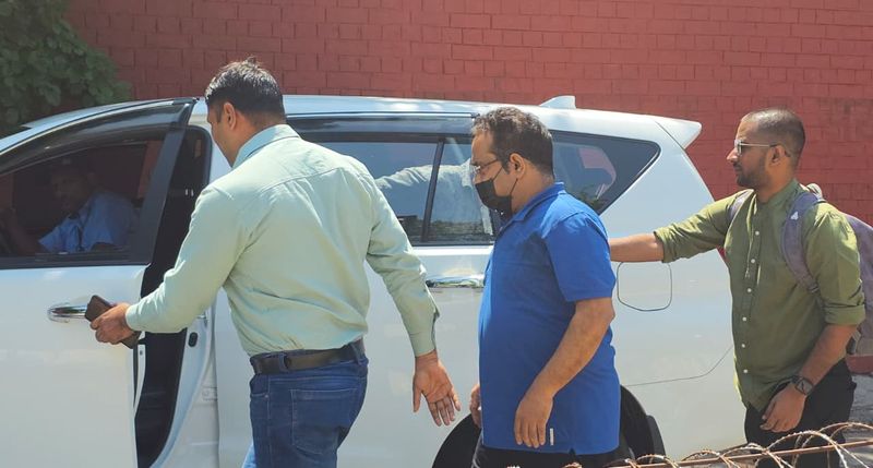 CBI arrests second Haryana IAS officer in Rs 657 crore bank scam