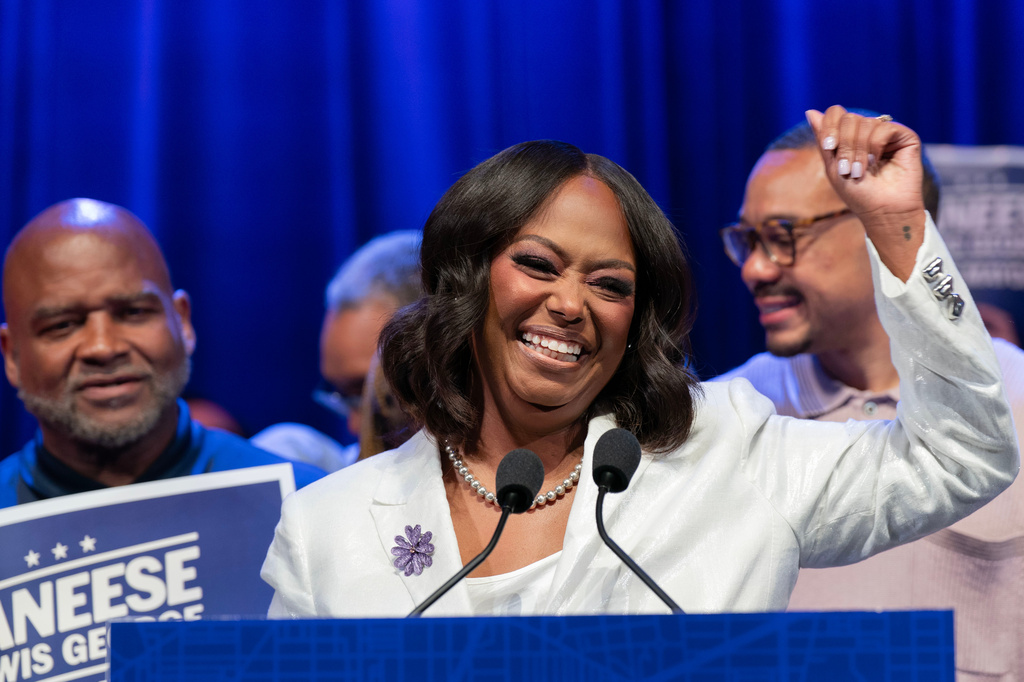 Lewis George’s small-dollar map complicates her working-class pitch