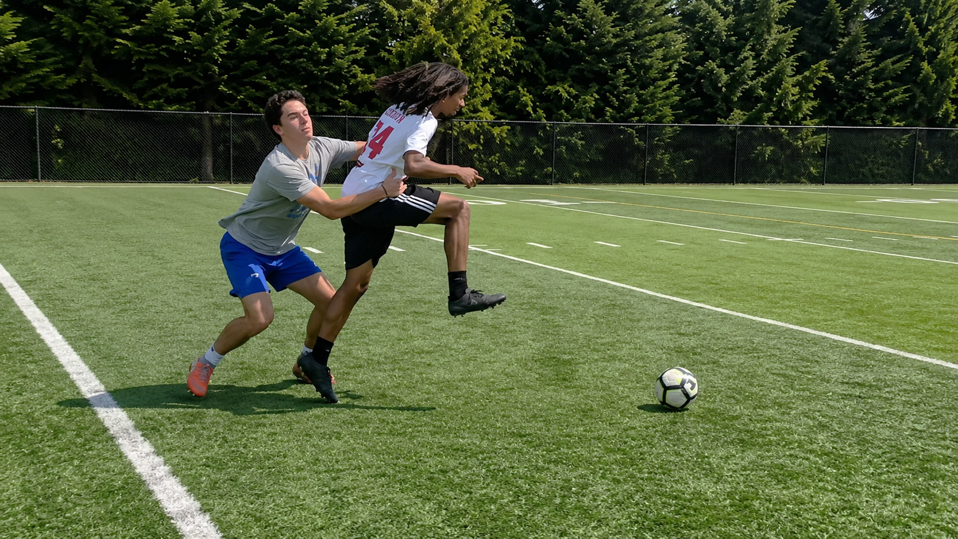 Playing against a defender who thinks he's Ramos