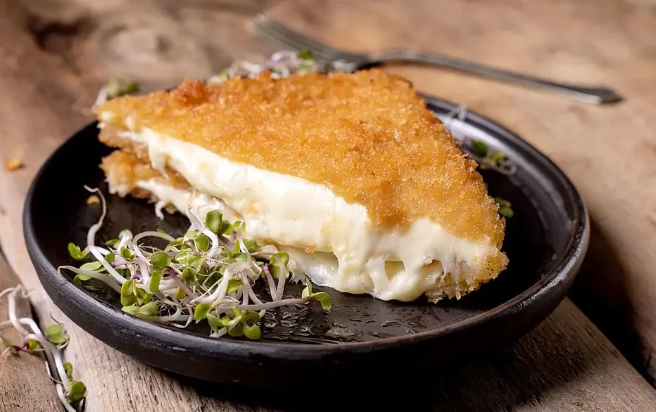 Master the art of mozzarella sticks at home