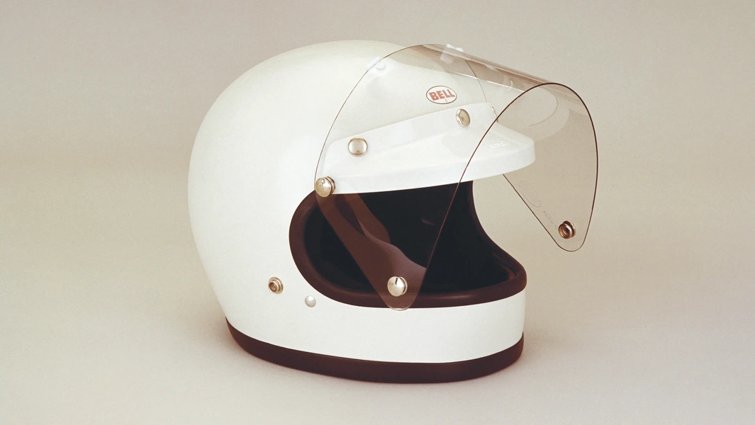 Guides stress helmet standards and smart bike choices