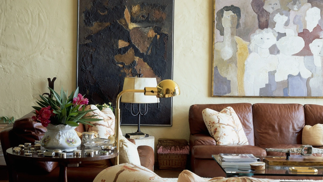 8 space-savvy ideas for behind the sofa