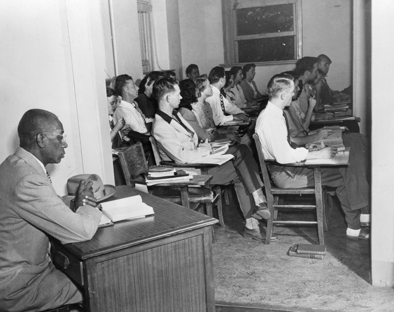 Trump admin warns colleges to stop 'disturbing trend' of race-based ...