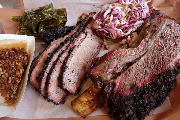 A pitmaster shares the 3 things you should always order at a barbecue ...