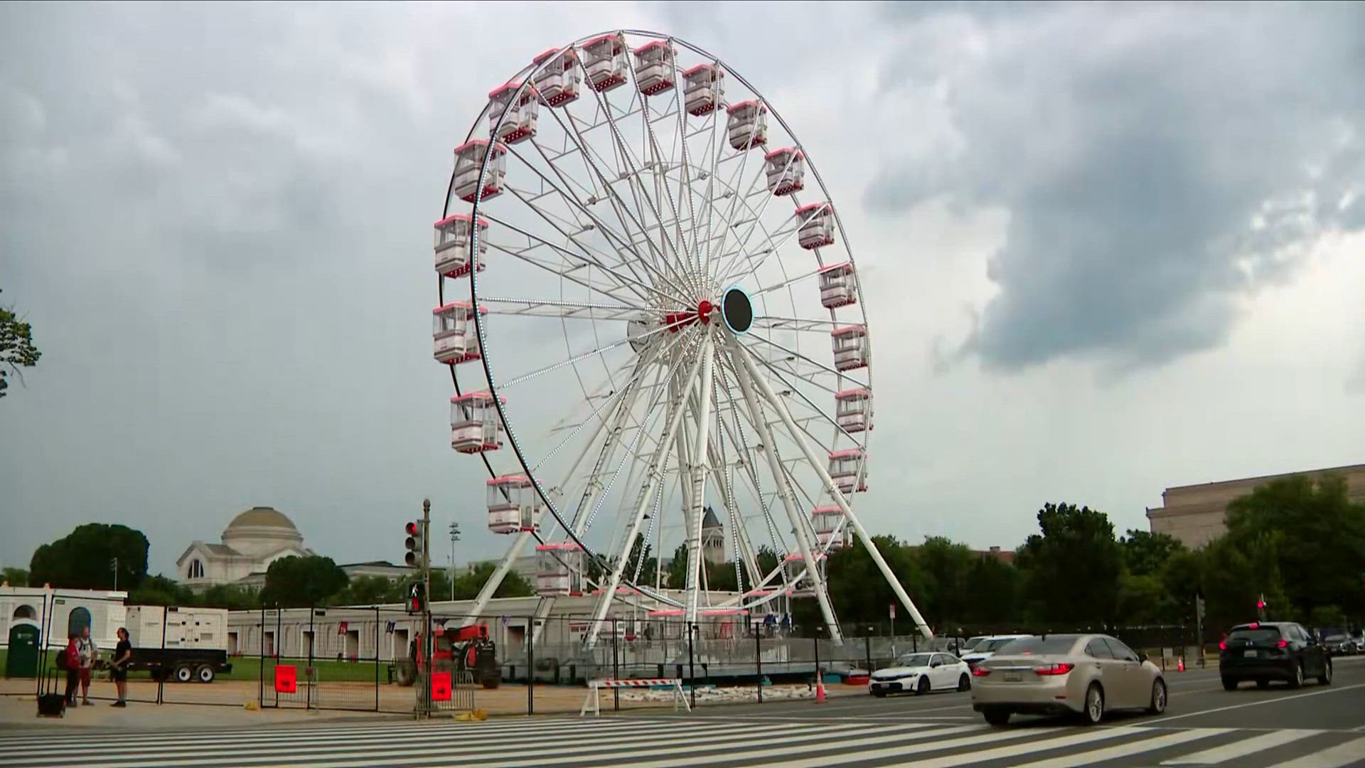 Massive Ferris wheel set up to celebrate 250th anniversary