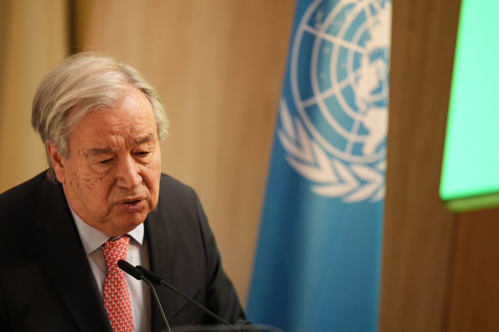 London 'cooking' as UN chief warns of heatwave crisis