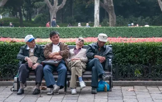 Experts outline how shifting friendships shape loneliness trends
