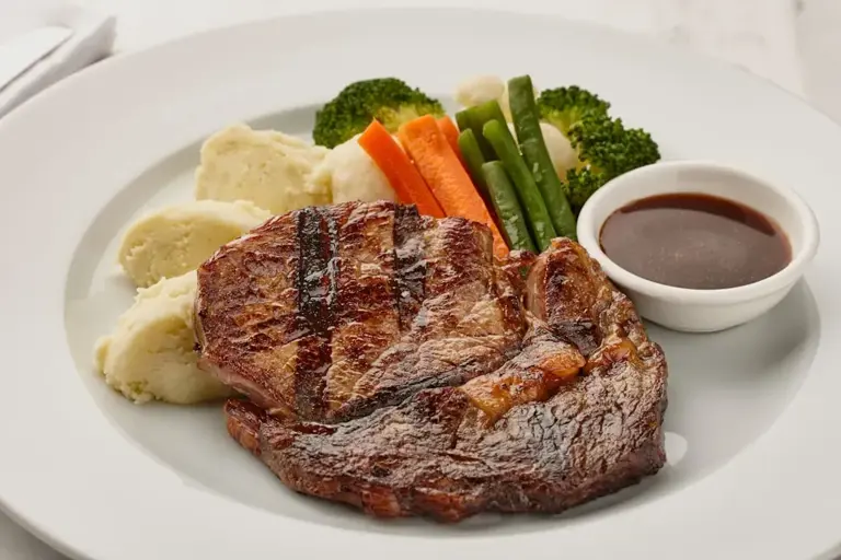 7 things customers do that secretly drive steakhouse chefs insane