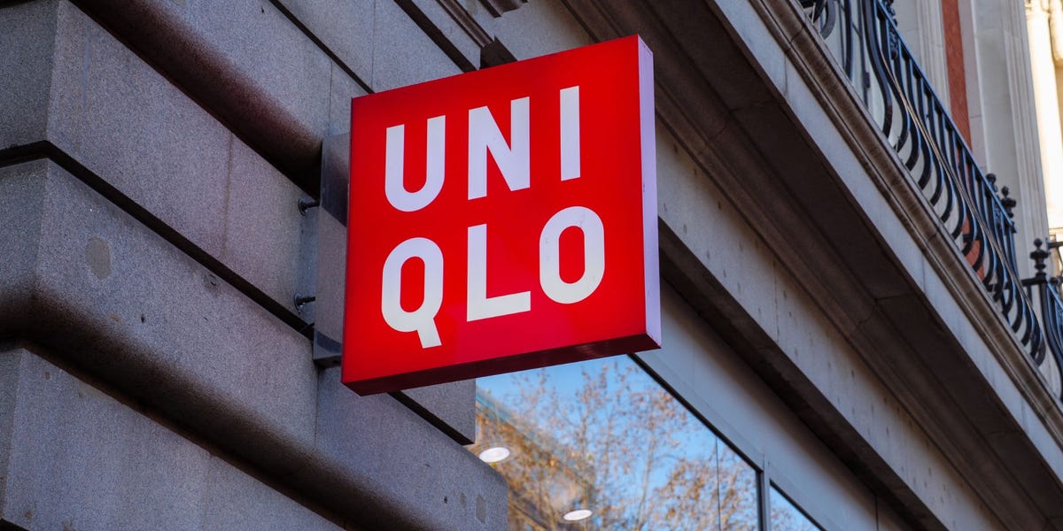 Uniqlo's chic $40 T-shirt dress comes in 6 colors, and is perfect for ...