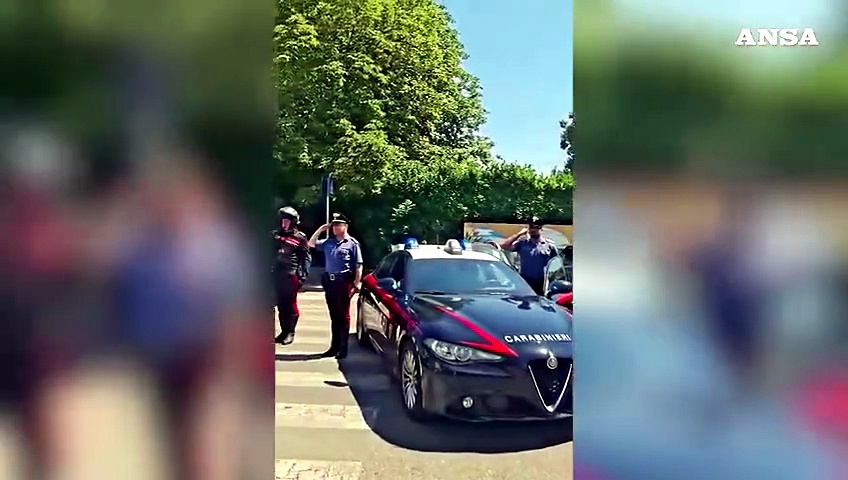 Milano, l'omaggio all'agente municipale morto nell'inseguimento