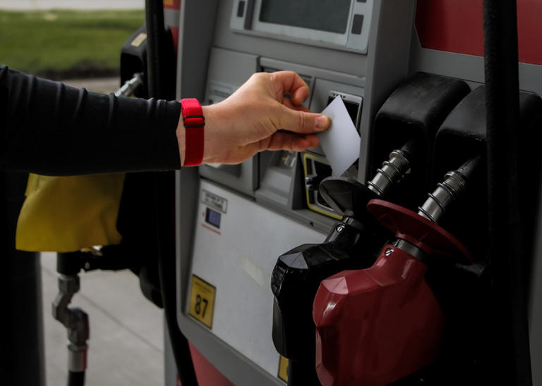 5 places you should never use a debit card