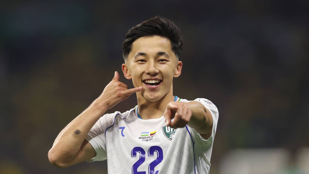 Who are the commentators in Portugal vs. Uzbekistan World Cup match?
