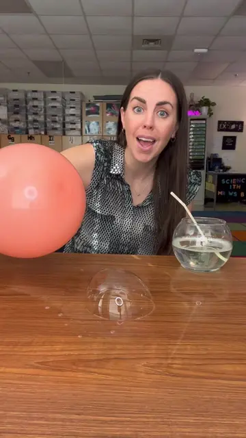 Move bubbles with static electricity and a balloon