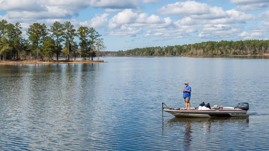 Mississippi lakes for fishing and outdoor activities