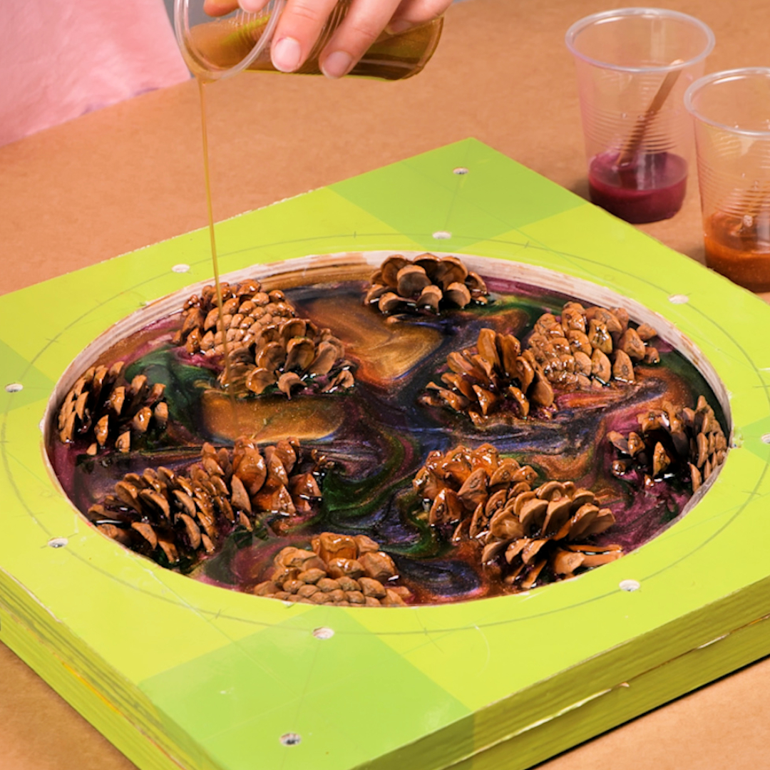 Elevate your space with this pinecone epoxy resin decor🕣💯