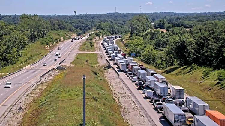 I-71 North reopens after hours-long shutdown due to crash in Oldham County