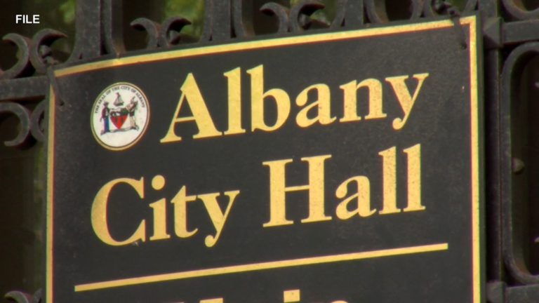 Mayor announces City Hall food vendor program to boost access for local ...