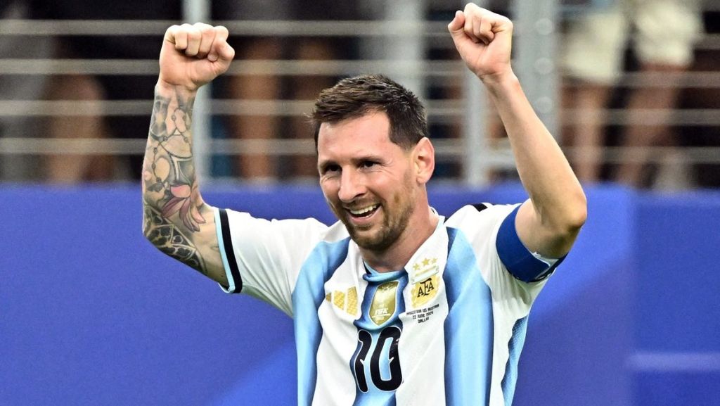 Soccer’s superstars shift World Cup spotlight