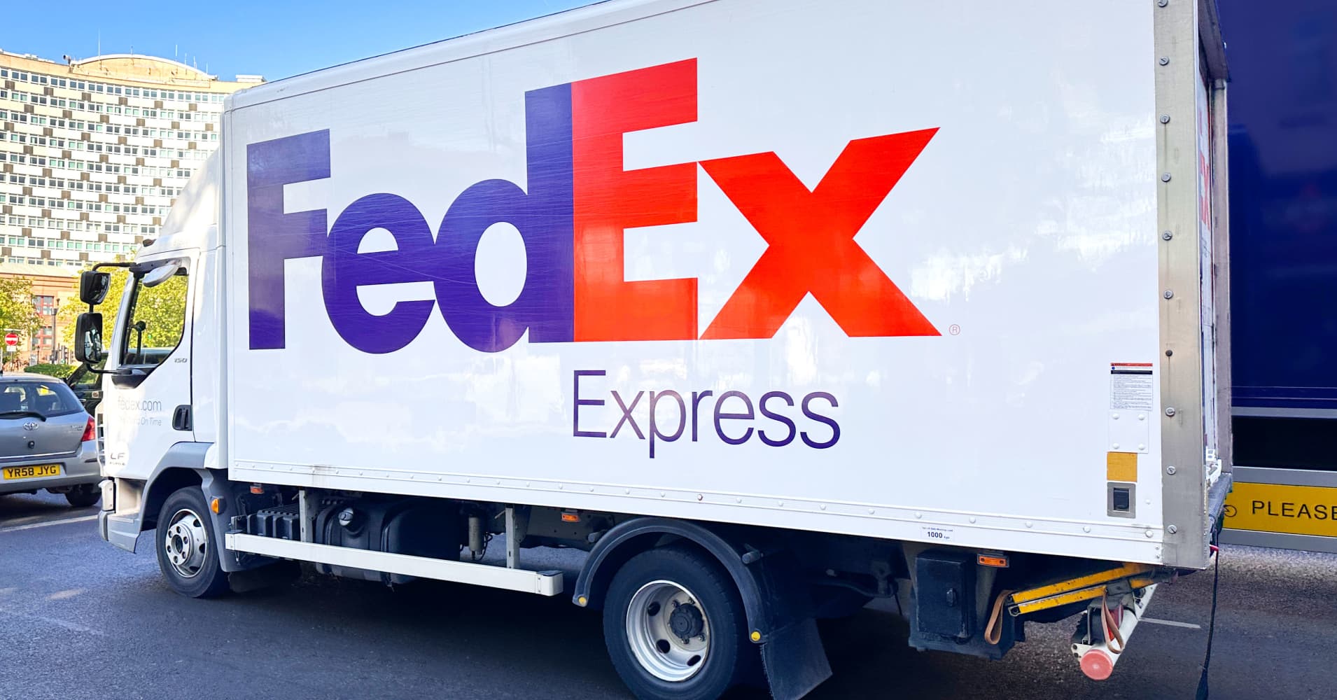 FedEx posts strong earnings results in last quarter with freight business