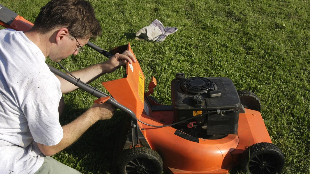 Lawn mower blade sharpening and maintenance guide