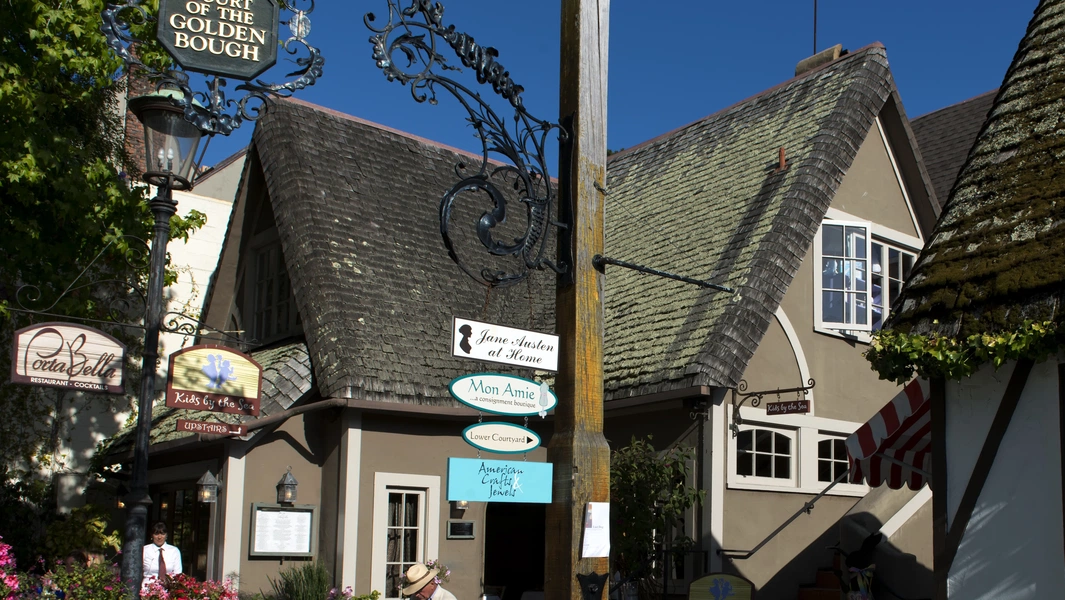 23 charming small towns across California
