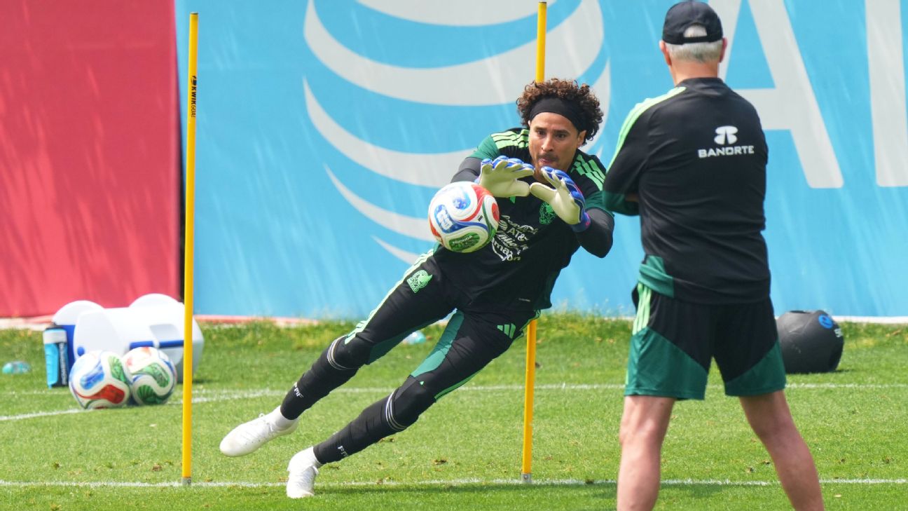 Mexico players back Ochoa for historic World Cup start vs. Czechia
