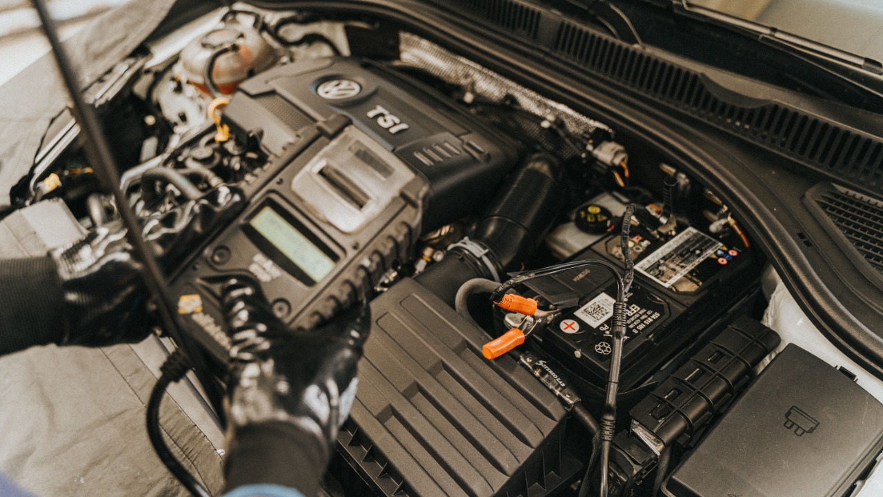 Mechanics say one luxury sedan’s failing electronics make it a money ...