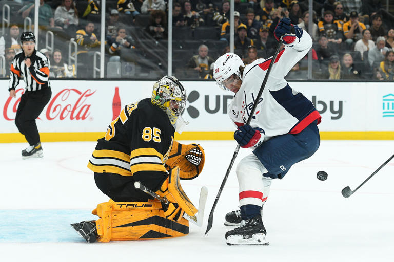 Bruins sign Simon Zajicek to one-year, two-way contract extension