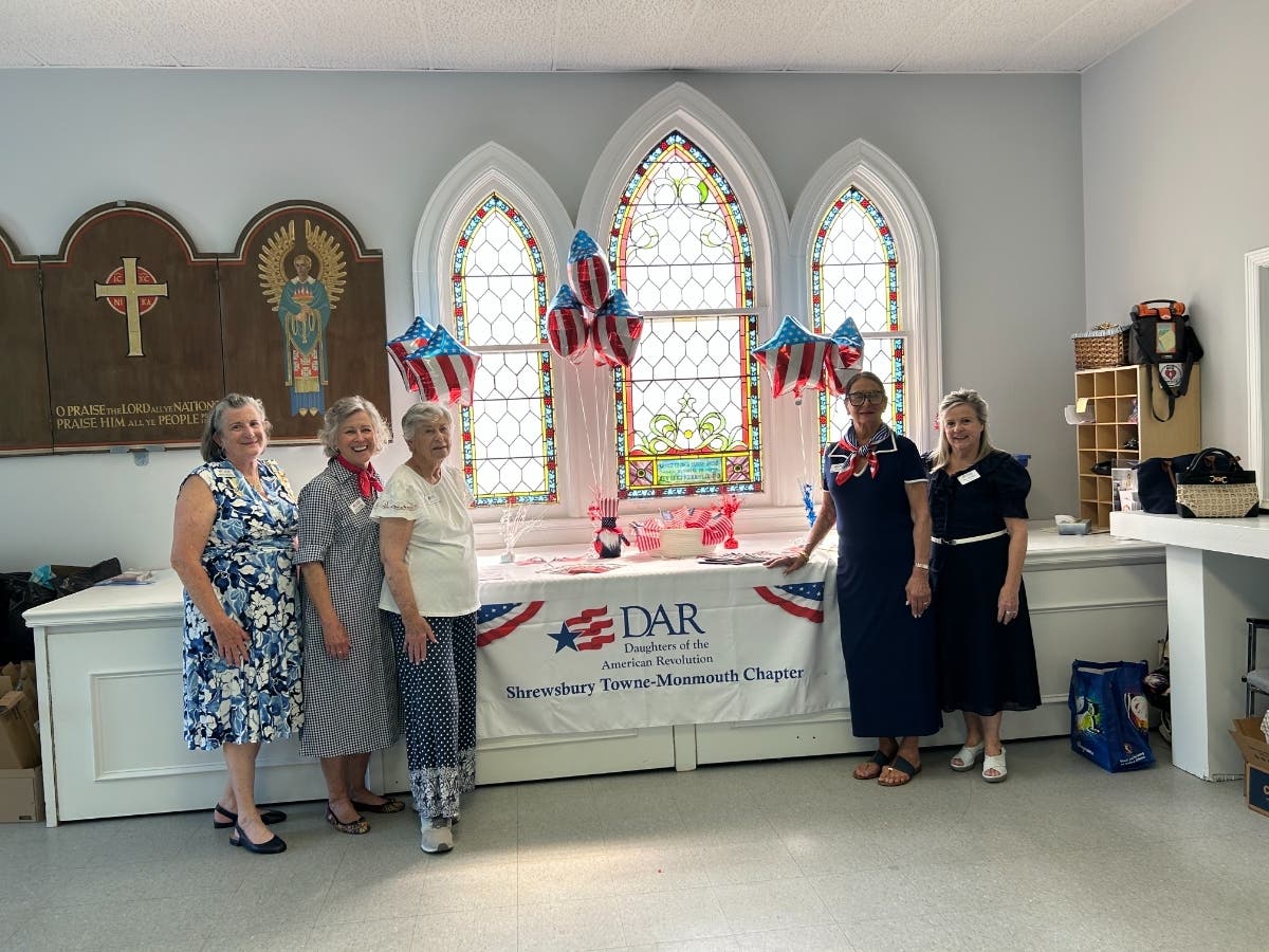 Shrewsbury DAR chapter marks graves of 18 Revolutionary War patriots
