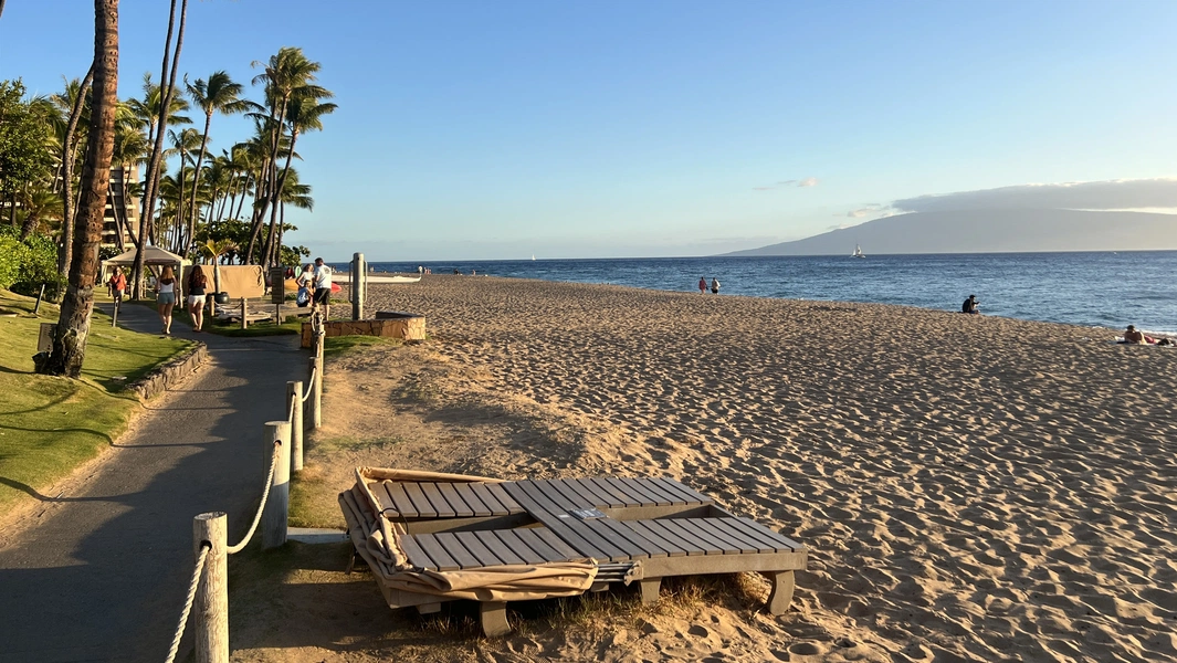 Historic and scenic highlights of Hawaii's islands