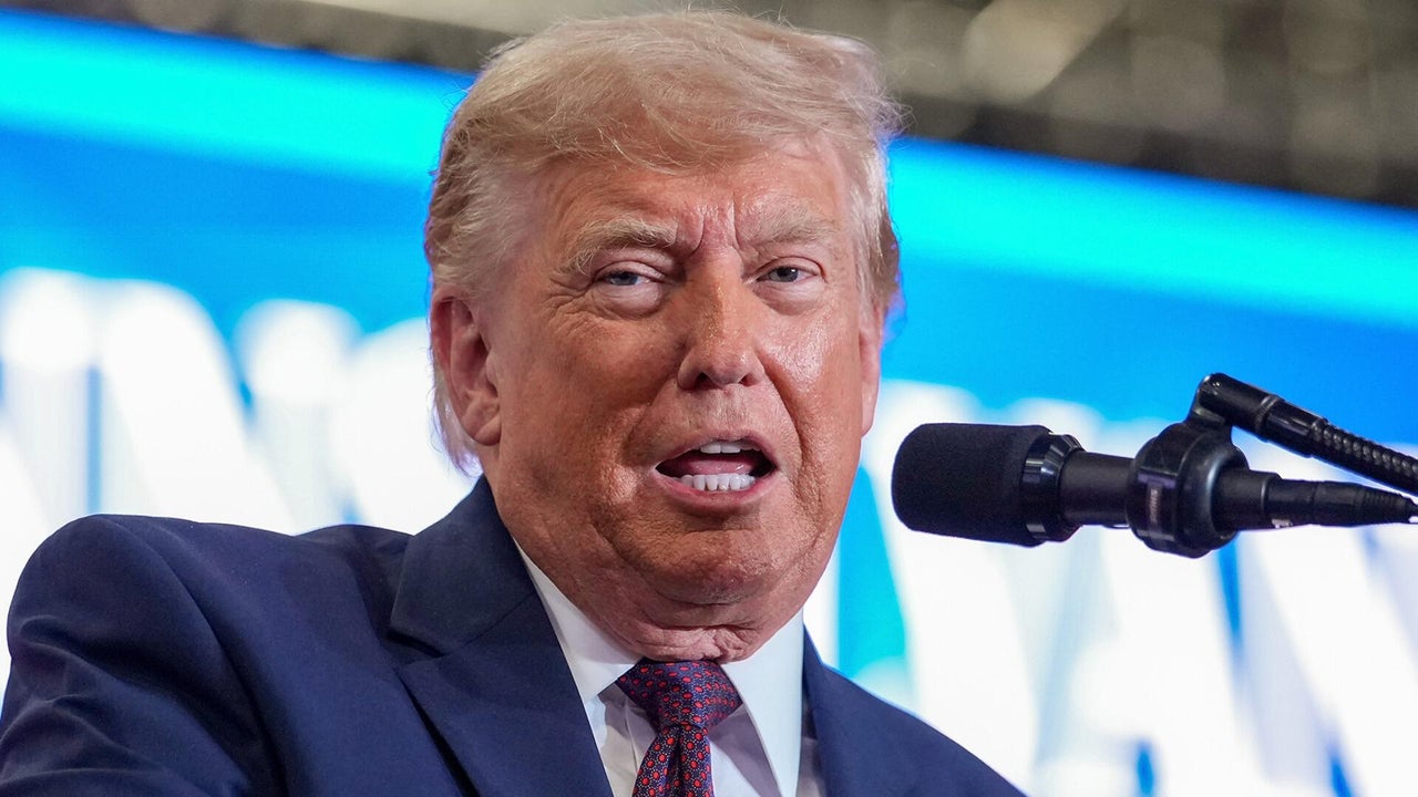 Trump sells Iran deal to voters as US., Tehran offer conflicting ...