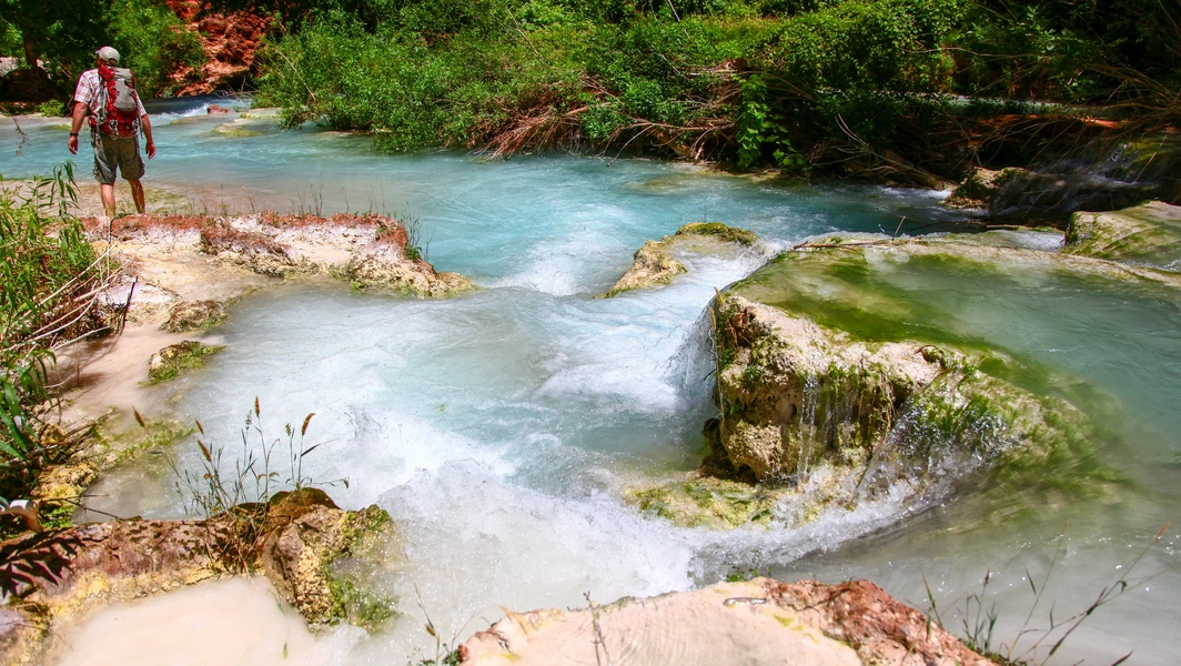 9 scenic Arizona drives, caves, and waterfalls