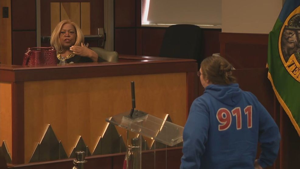 Hamilton County 911 dispatchers protest Chattanooga budget over lack of ...