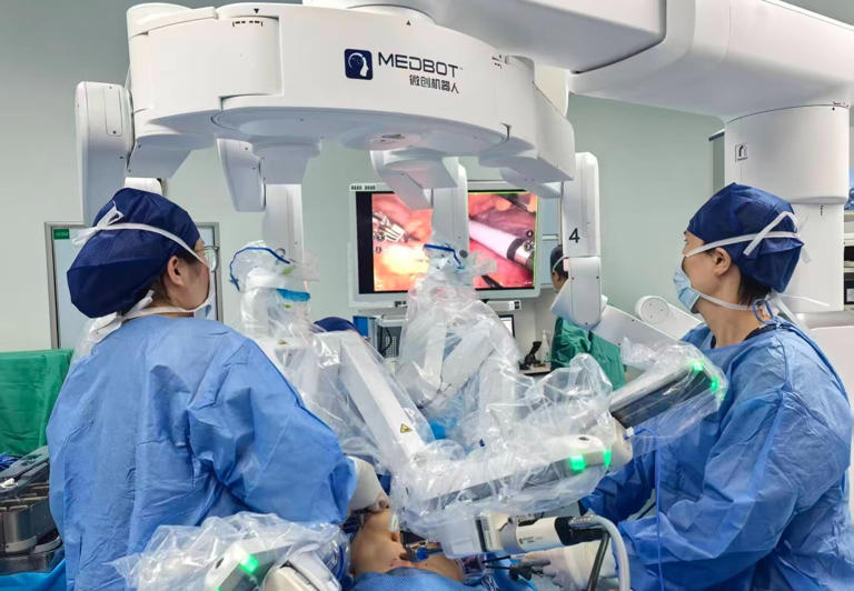 China’s medical AI breaks ground as surgical robot wins EU approval ...