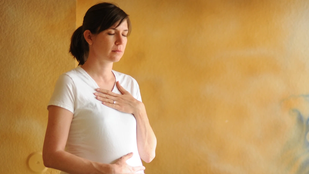 Experts highlight prenatal yoga's role in easing pregnancy discomforts