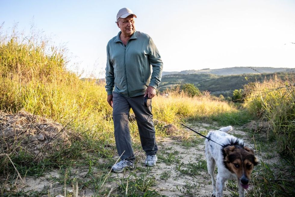 How to live longer: Scientists find exact amount of walking needed to ...