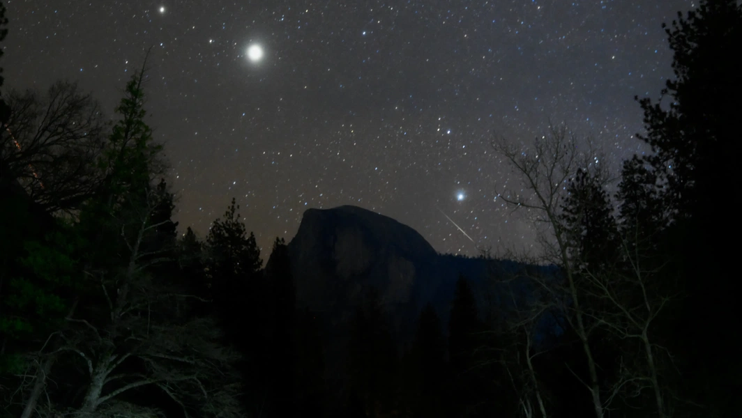 8 US national parks with exceptional stargazing