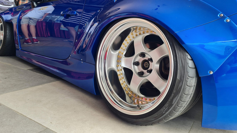What are 3 piece wheels and how much do they typically cost?