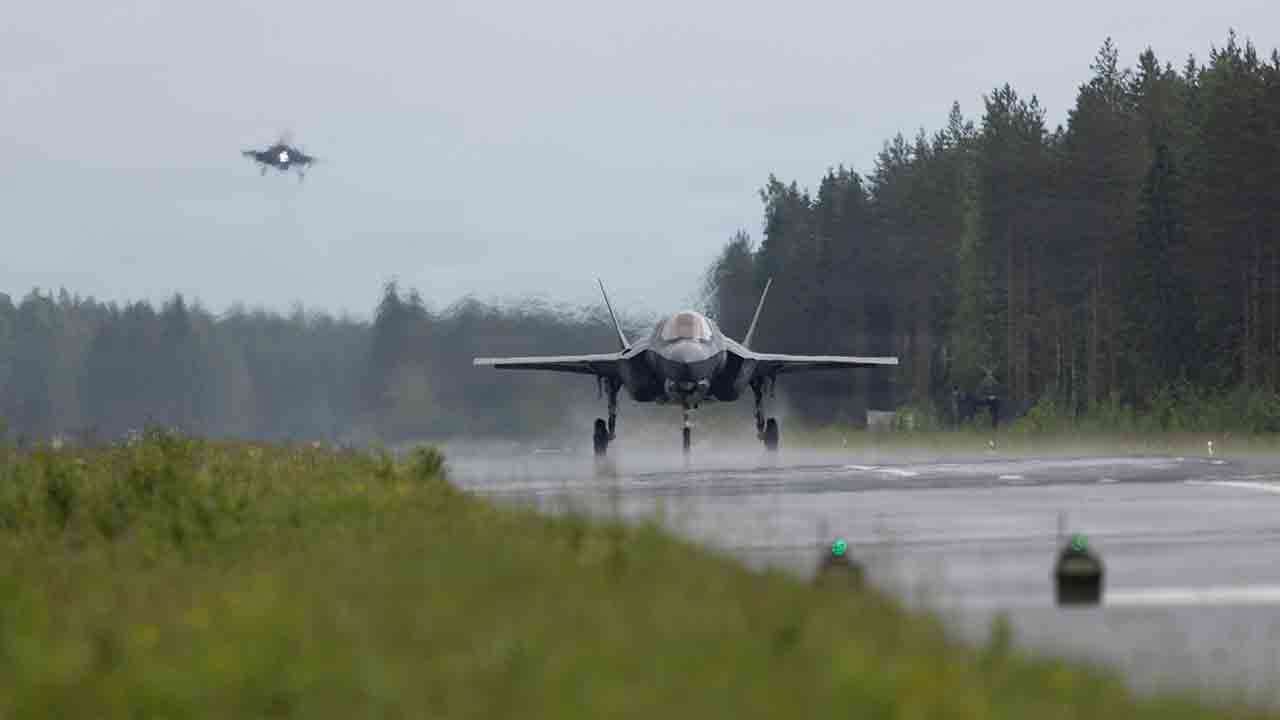 US Marine Corps F-35Bs operate on Finnish highway during NATO exercise