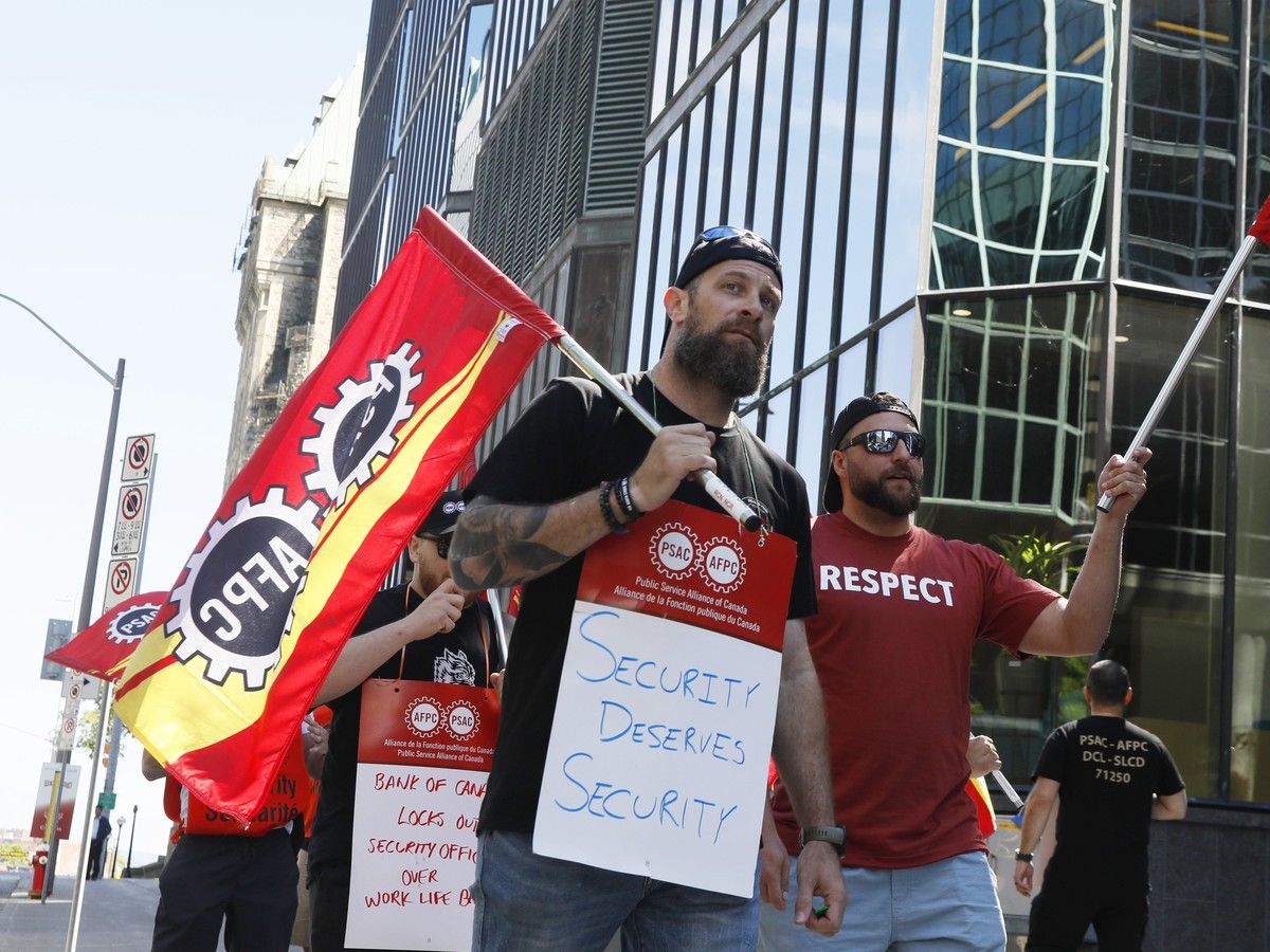 Labour dispute begins as Bank of Canada locks out security officers