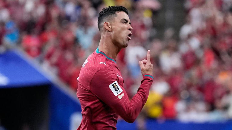 Cristiano Ronaldo whacks critics with two-word reaction to historic ...