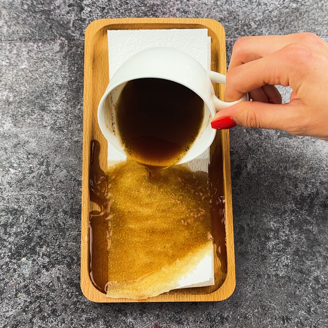 Unique table decoration using coffee and tissues!😍