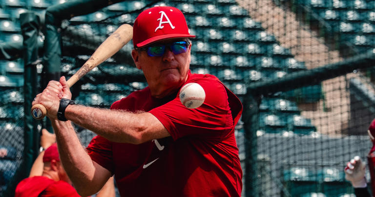 Arkansas lands transfer portal commitment from TCU catcher Nolan Traeger
