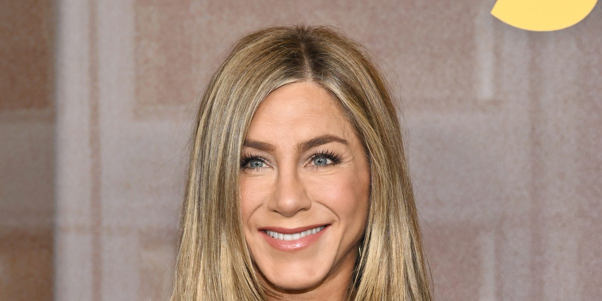 Jennifer Aniston uses this self-tanner for her sun-kissed glow—and it's ...