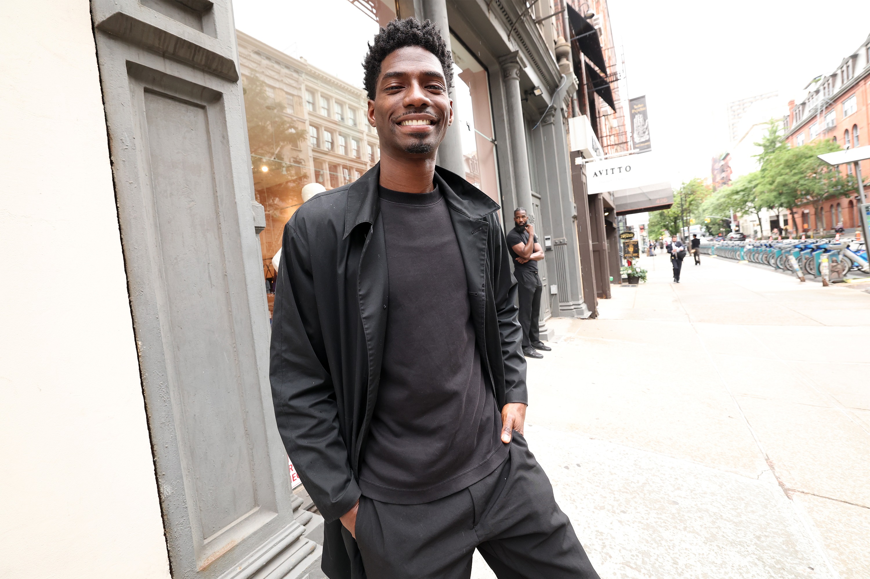 'Amazing' security guard fights off masked punks at lux SoHo shop in ...